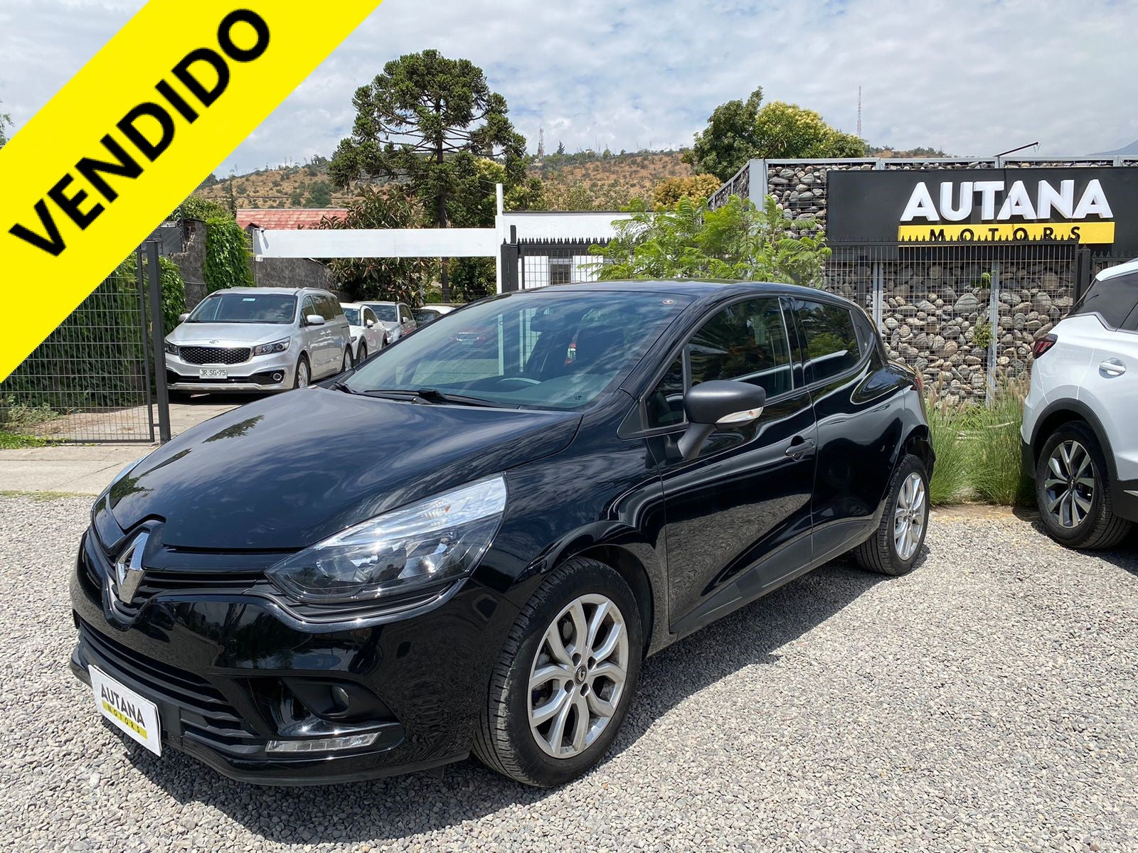 RENAULT CLIO IV AUTENTIQUE 2021 – Autana Motors